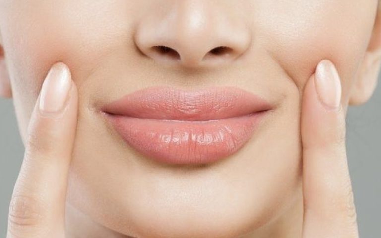Môi trề là gì? Nhân tướng học nói gì về người có dáng môi trề