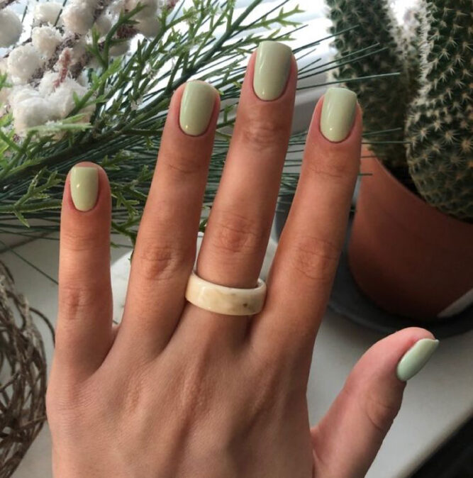 Tay da ngăm làm nail màu gì? Top 15+ màu nail tôn da