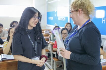 Khối C00 gồm những môn gì? C00 gồm những trường nào?