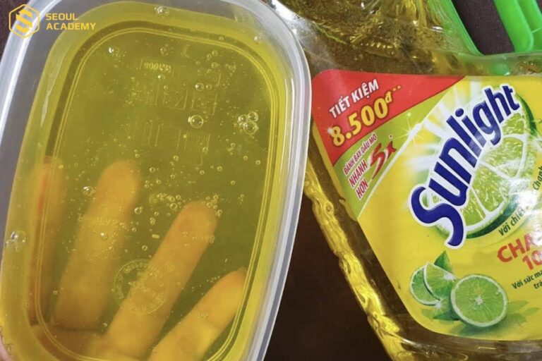 8 cách làm slime không cần keo và dung dịch rơ miệng dễ làm