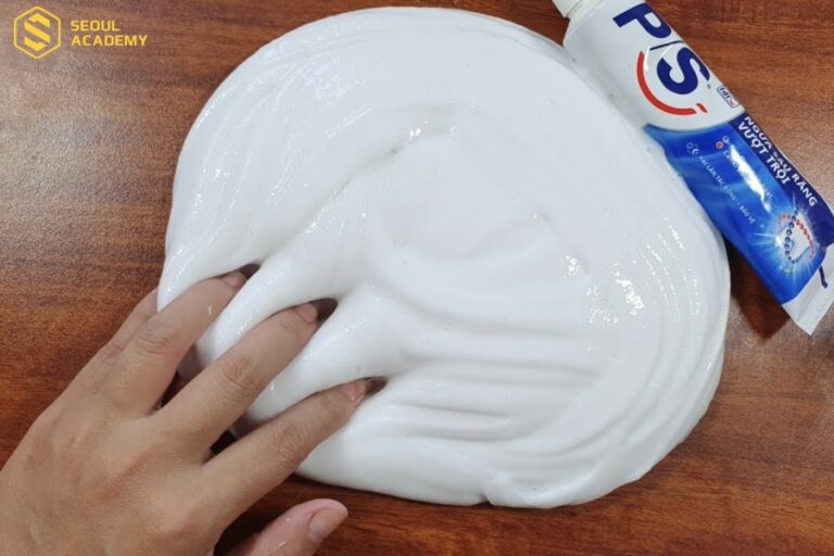 8 cách làm slime không cần keo và dung dịch rơ miệng dễ làm